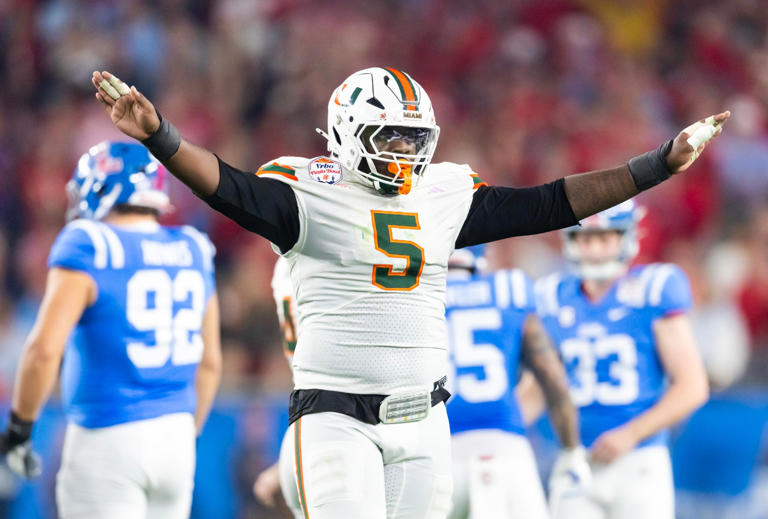 Justin Scott 2027 NFL draft: scouting report for Miami, DT