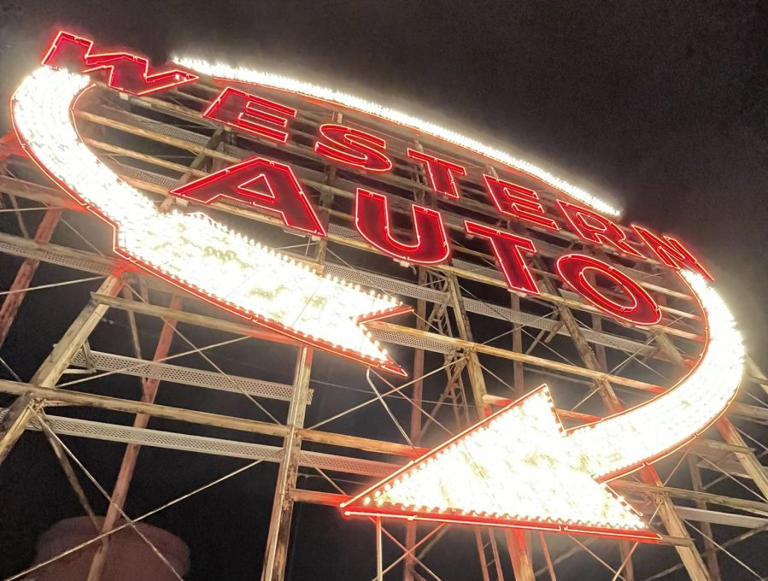 Kansas City mayor says Western Auto sign will shine again Tuesday night