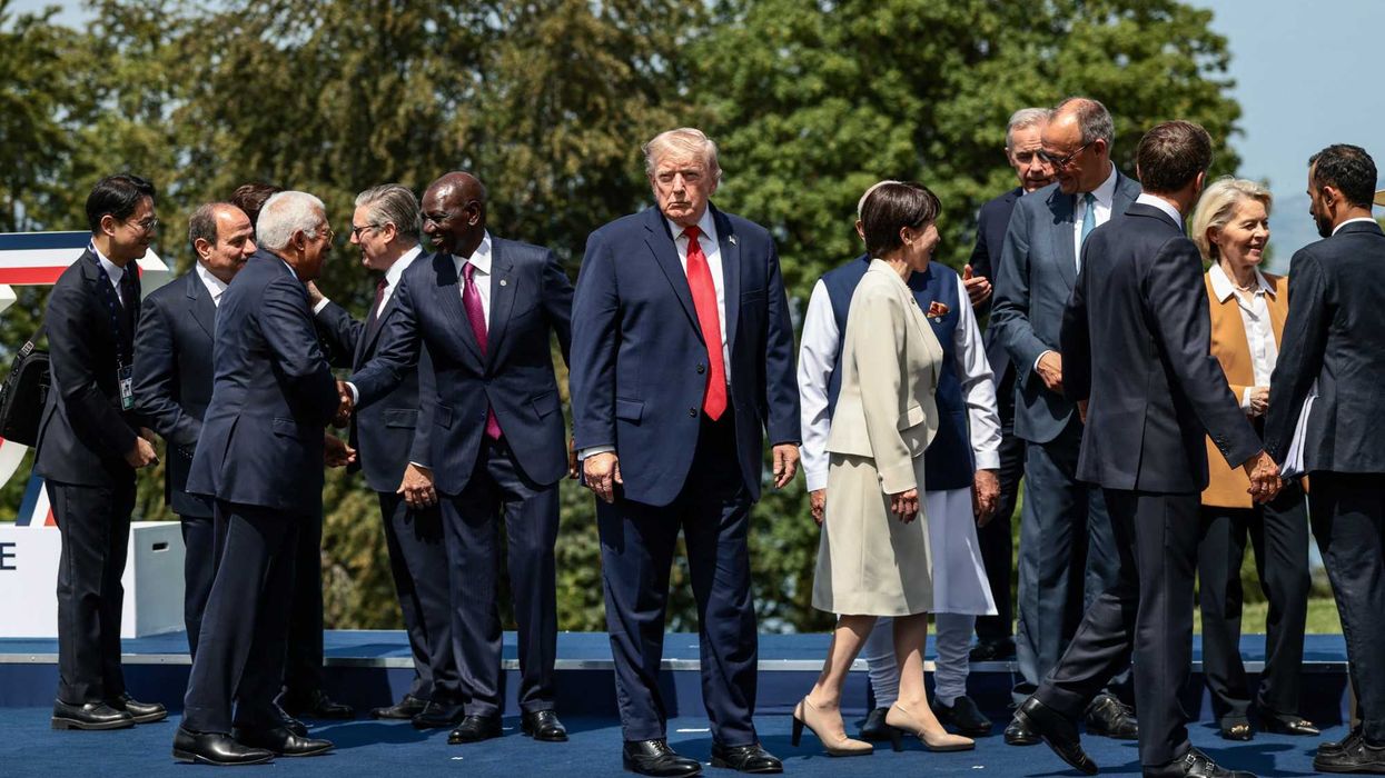 'No friends left': Internet roasts Trump over cringe G7 photo
