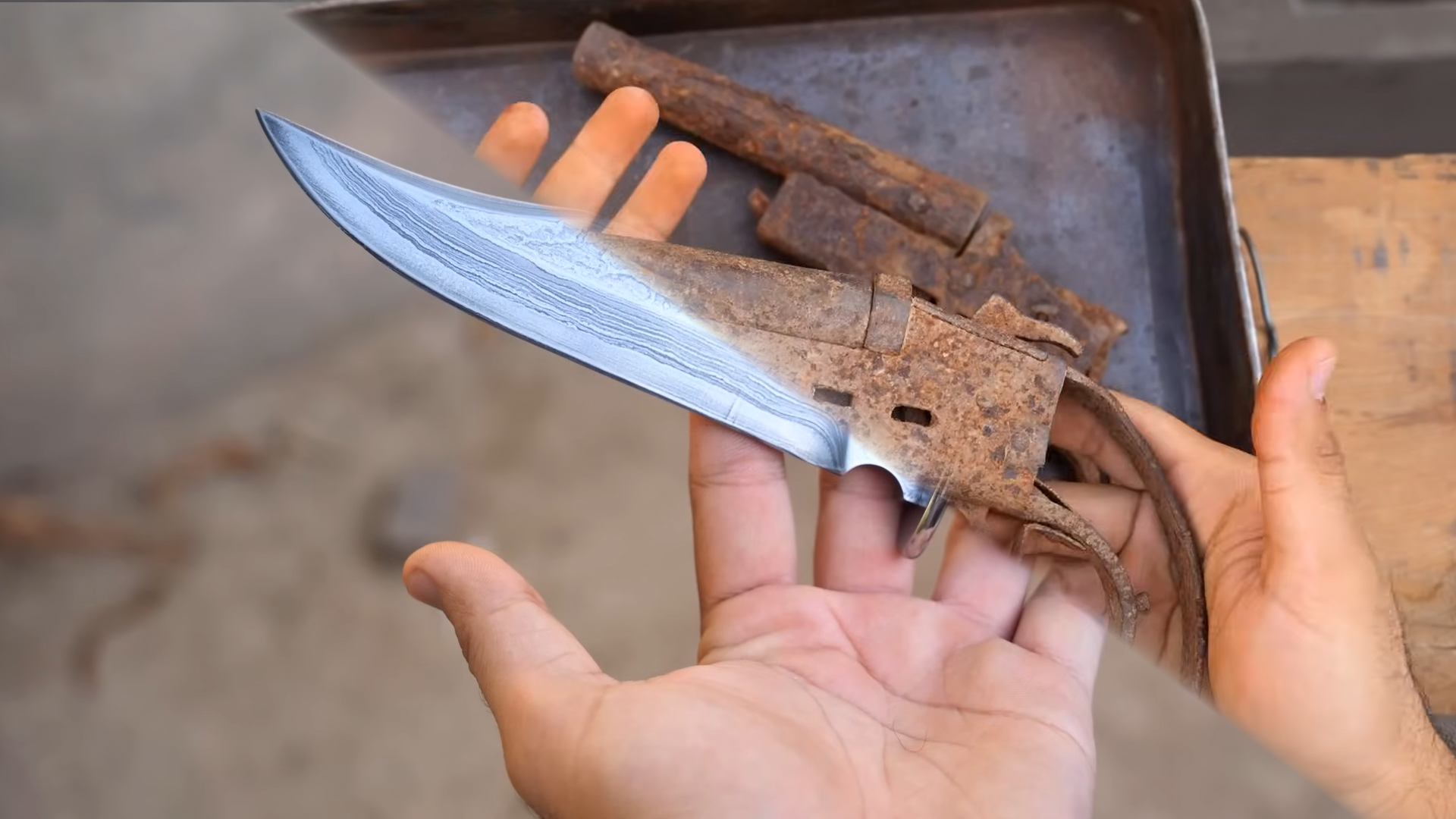 Bowie knife out of gun - forging Damascus