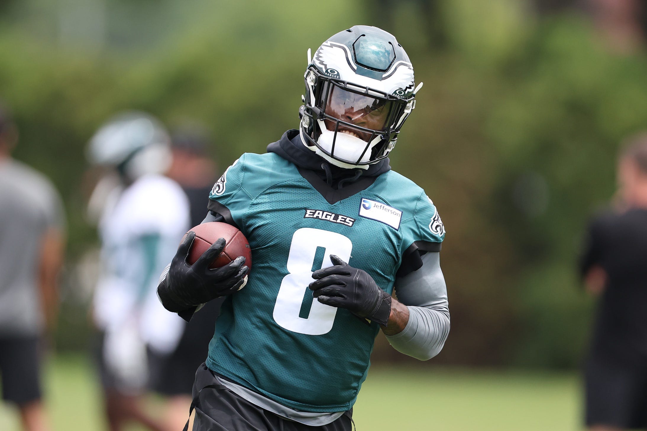 Eagles roster hierarchy: Projecting offensive snap counts for 2026