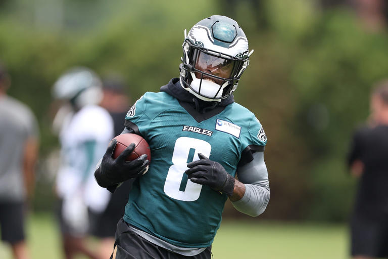 Eagles roster hierarchy: Projecting offensive snap counts for 2026