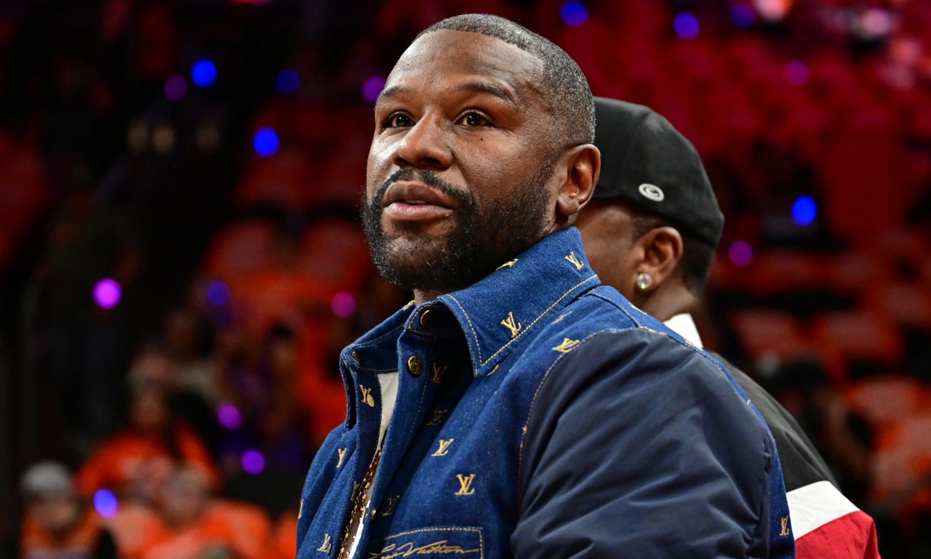 Floyd Mayweather facing felony charges after allegedly using a bad ...