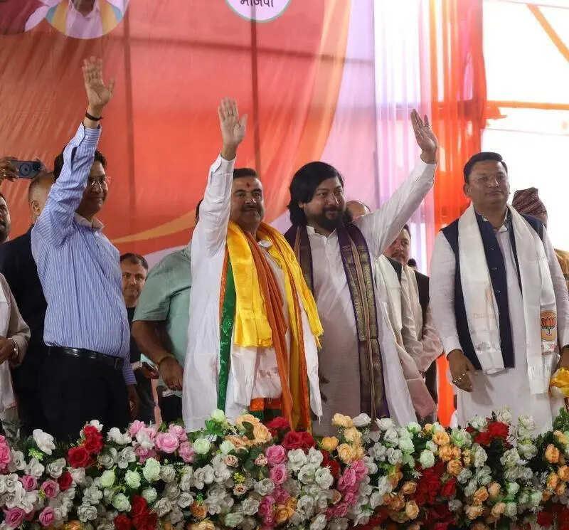 CM pledges 1,000 EFR jobs for Gorkhas, tourism push