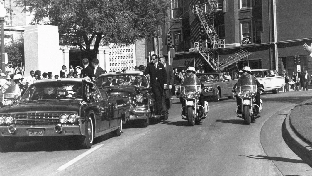 9 accidental photos that captured historic moments