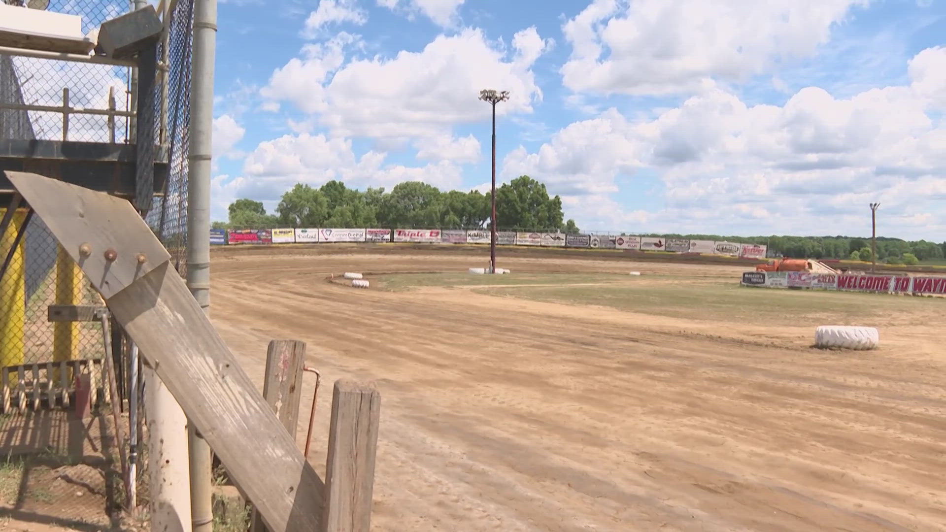 3 photographers injured after sprint car crashes into infield at Wayne ...