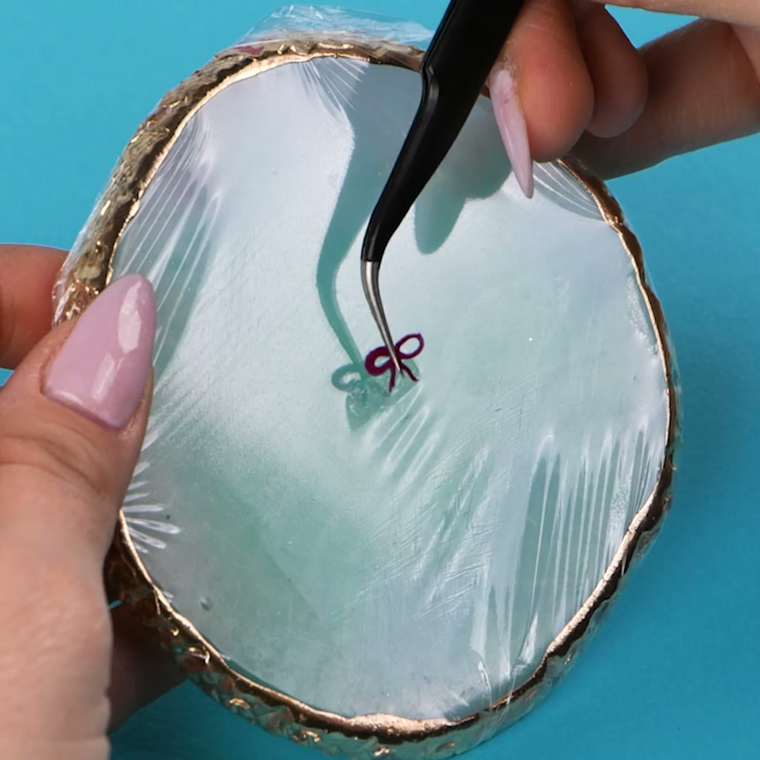 Easy DIY bow nails! 🎀