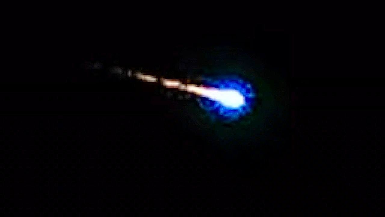 Blazing fireball meteor streaks across night sky over Nashville