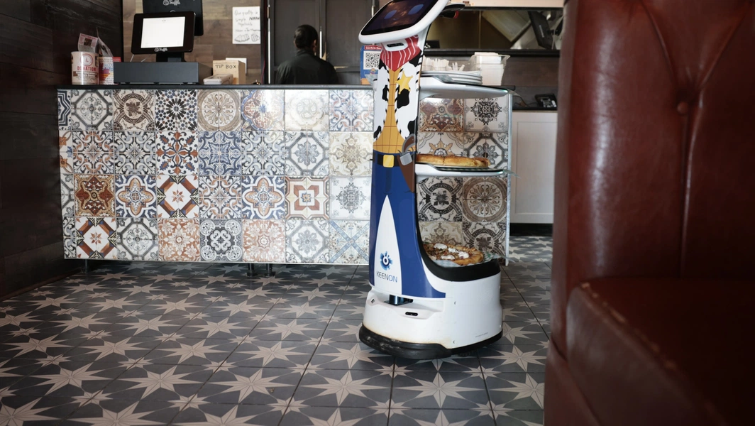 Donatos Pizza advances with automation and AI