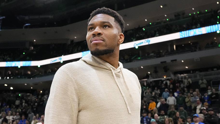 Two things people are getting wrong about Giannis Antetokounmpo's fit ...