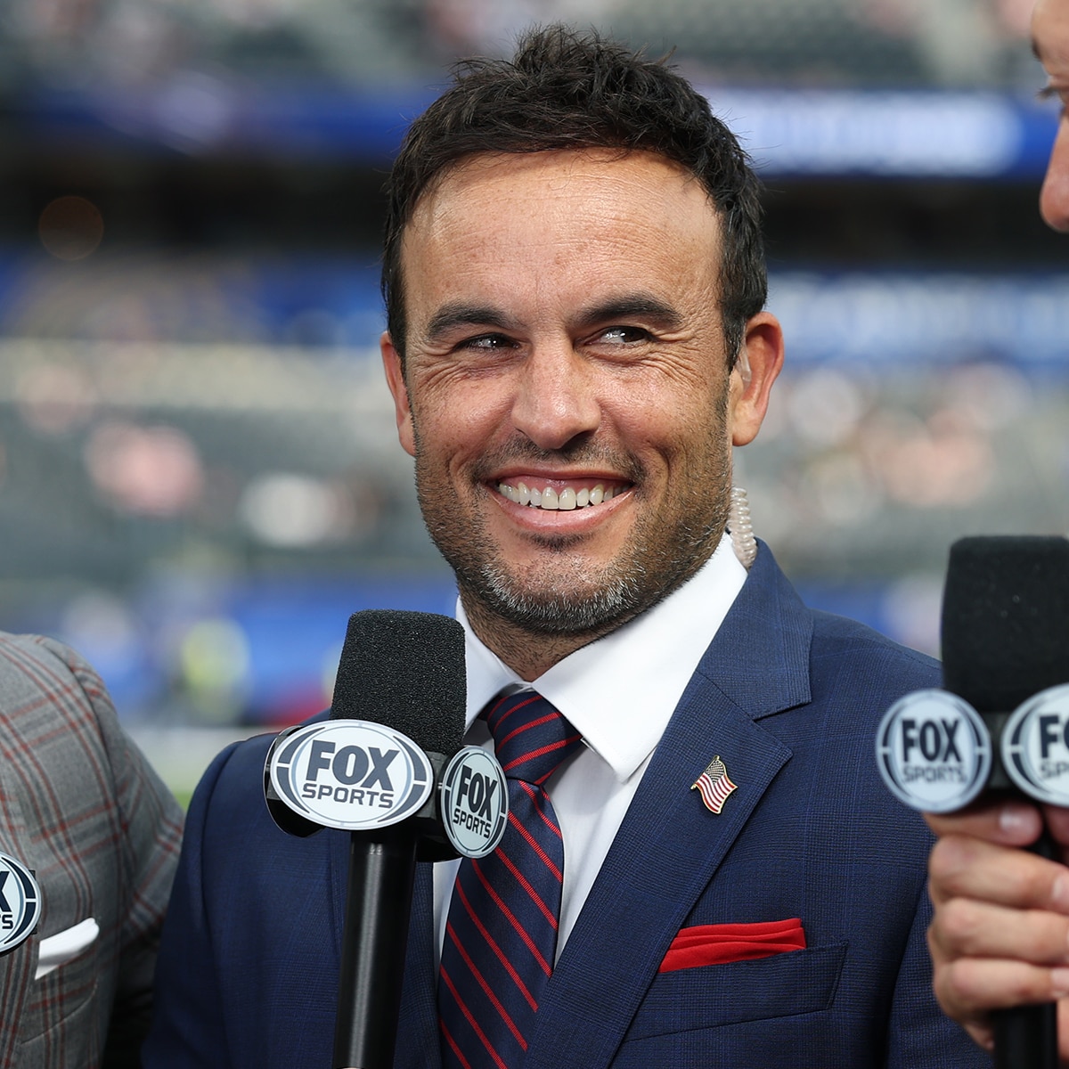 US soccer's Landon Donovan addresses hairpiece after balding struggles