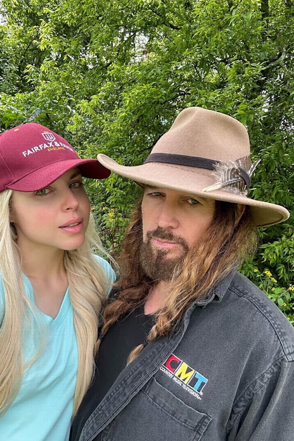 Billy Ray Cyrus marries Aussie singer Firerose amid family 'rift': 'Our ...