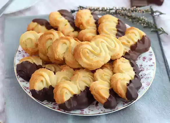 Galletas spritz con chocolate (pastas de té)