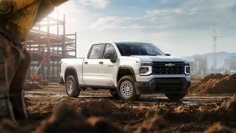 All the engine options for Chevy's new Silverado, including two new V8s