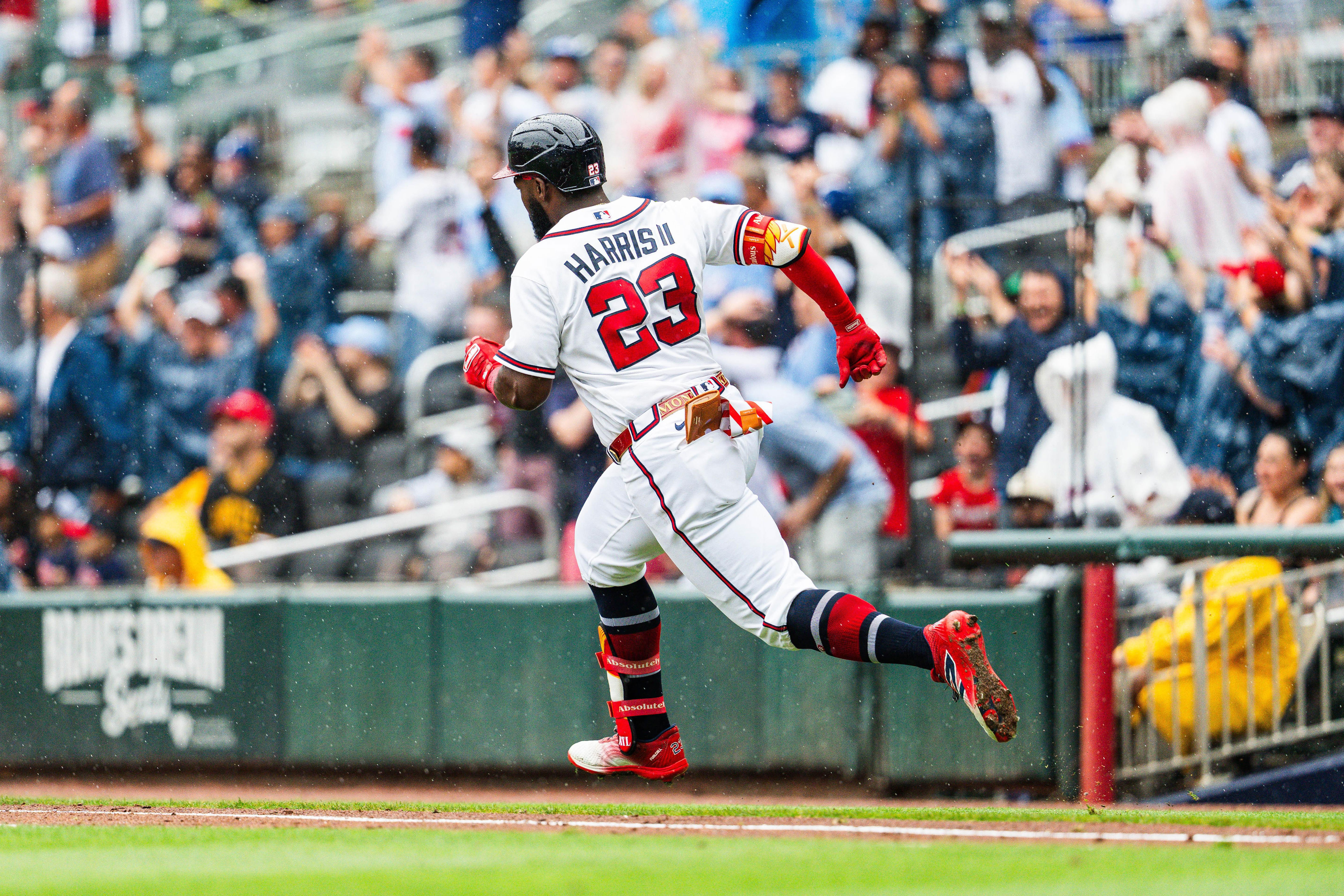 Michael Harris II removed from Braves-Giants game due to lower back ...