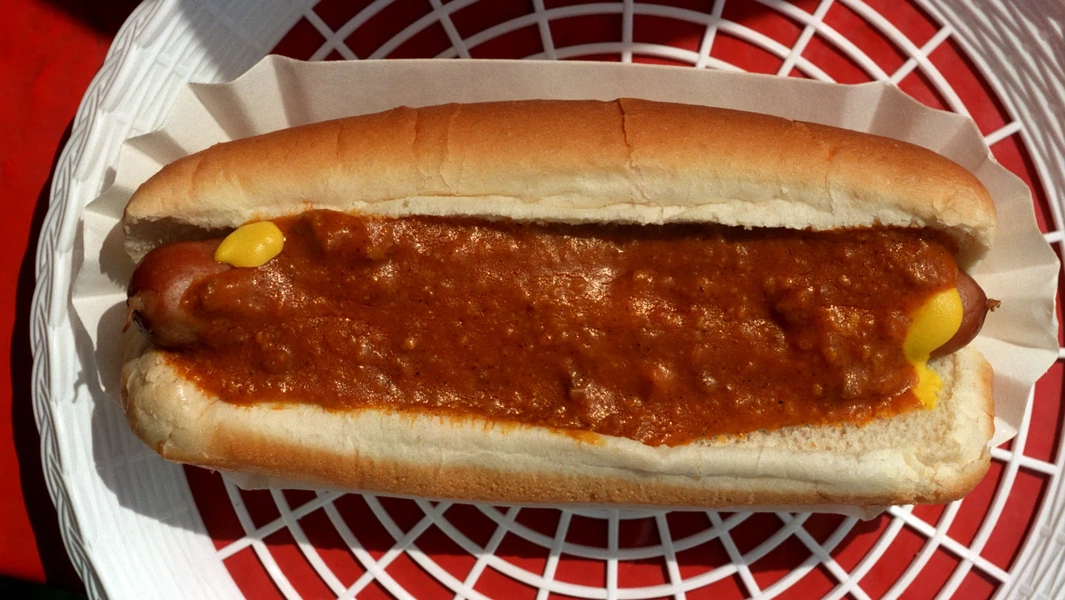 5 store-bought chilis perfect for hot dogs