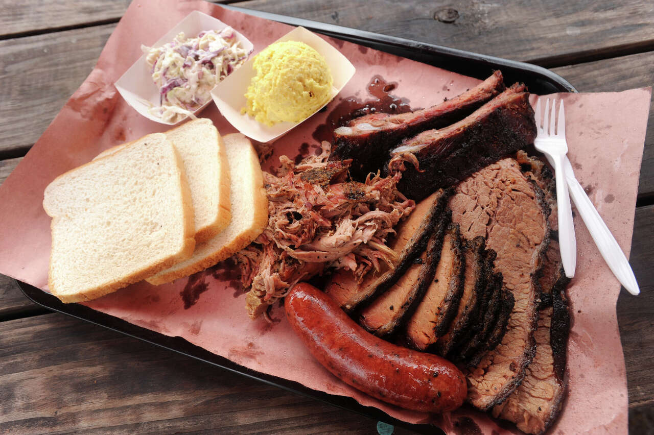 'Mind-blowing': Japanese World Cup fans try Texas barbecue. See their ...