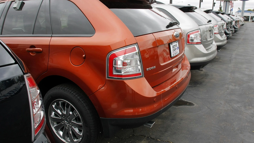 Ford phases out Edge and Escape, boosts Explorer sales