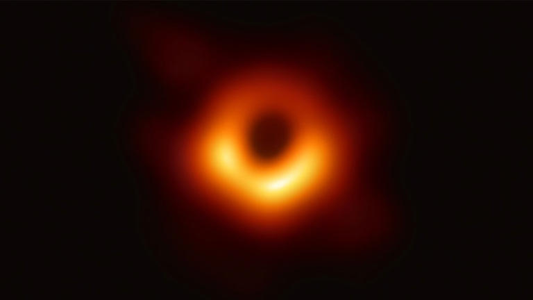 NASA X-ray spacecraft catches jet erupting from 1st supermassive black ...