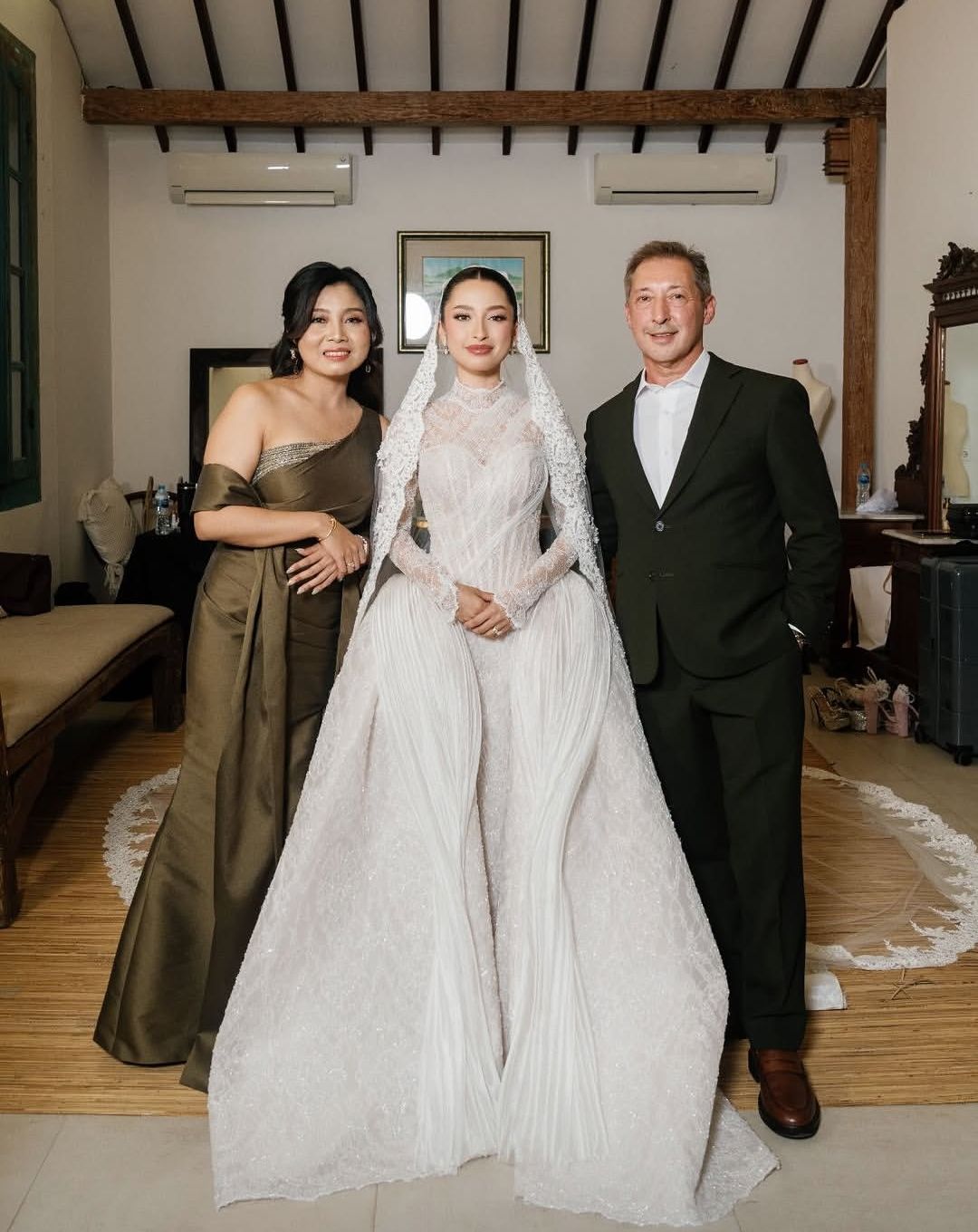 Profil Dyah Ersari, ibu tiri baru Jennifer Coppen yang dampingi sang ...
