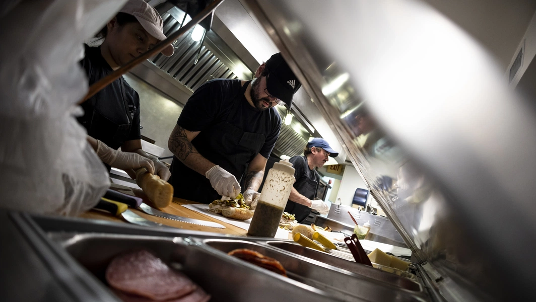 Modern dining etiquette every foodie should know