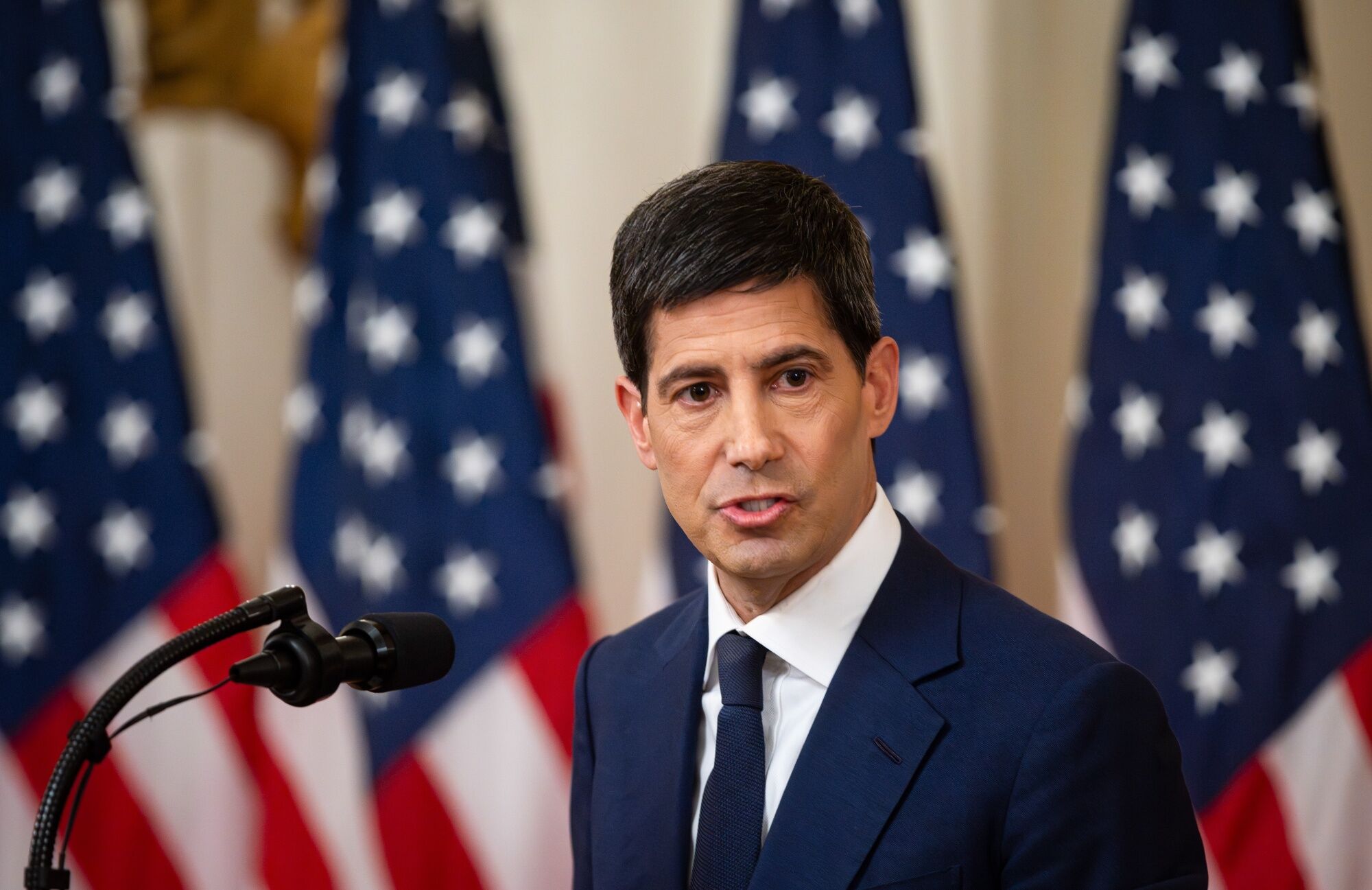 Warsh Faces First Big Test as Fed Chair