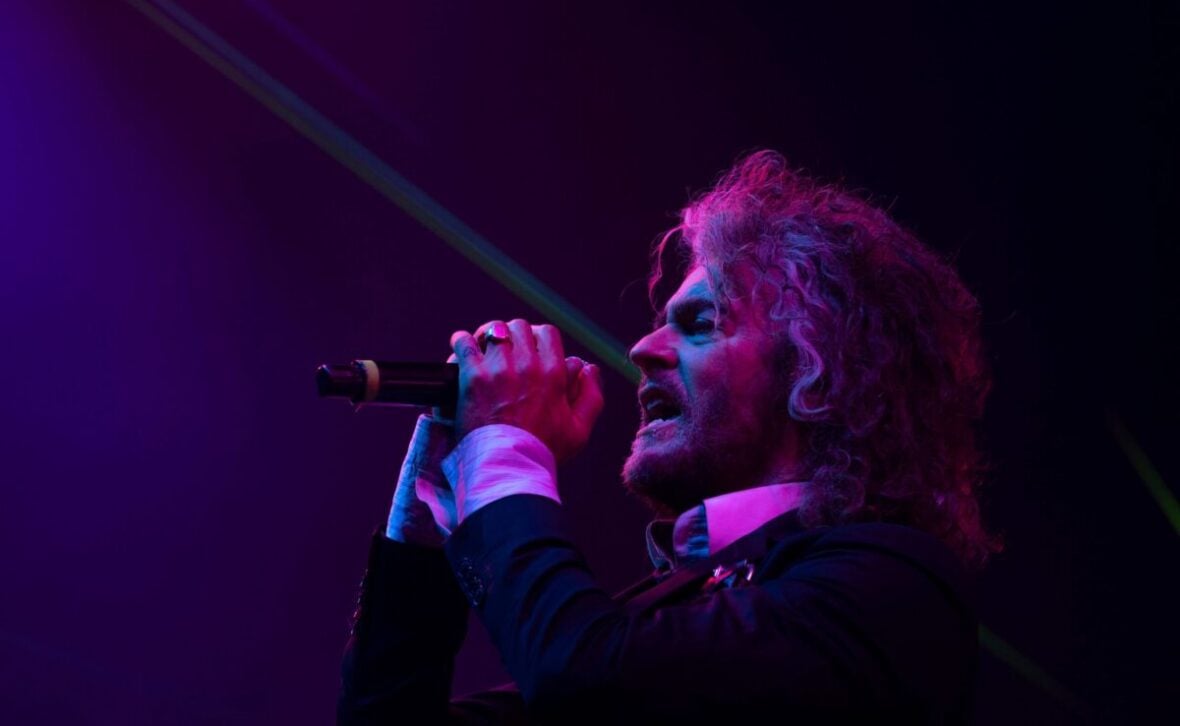 The Flaming Lips cancel show as frontman Wayne Coyne battles pneumonia