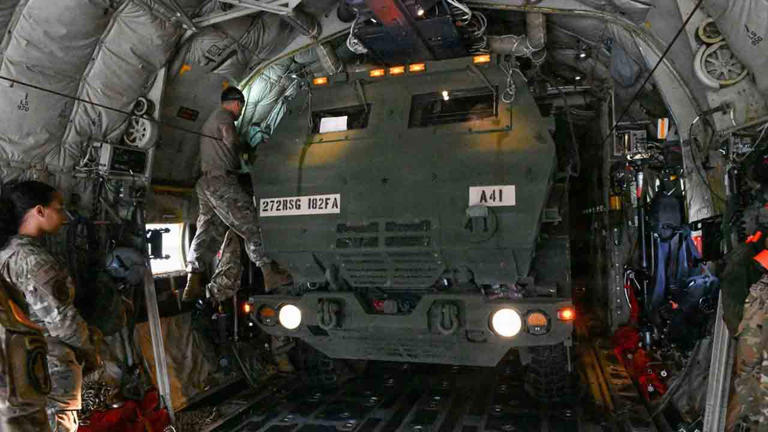 Gli Stati Uniti addestrano attacchi di precisione con HIMARS dopo uno ...