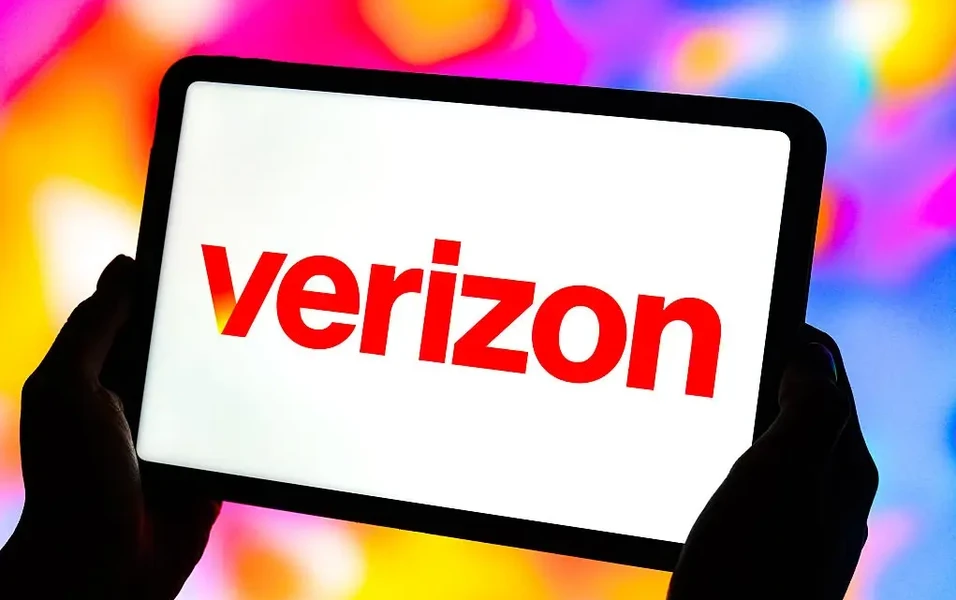 Verizon launches simpler plans and loyalty rewards push