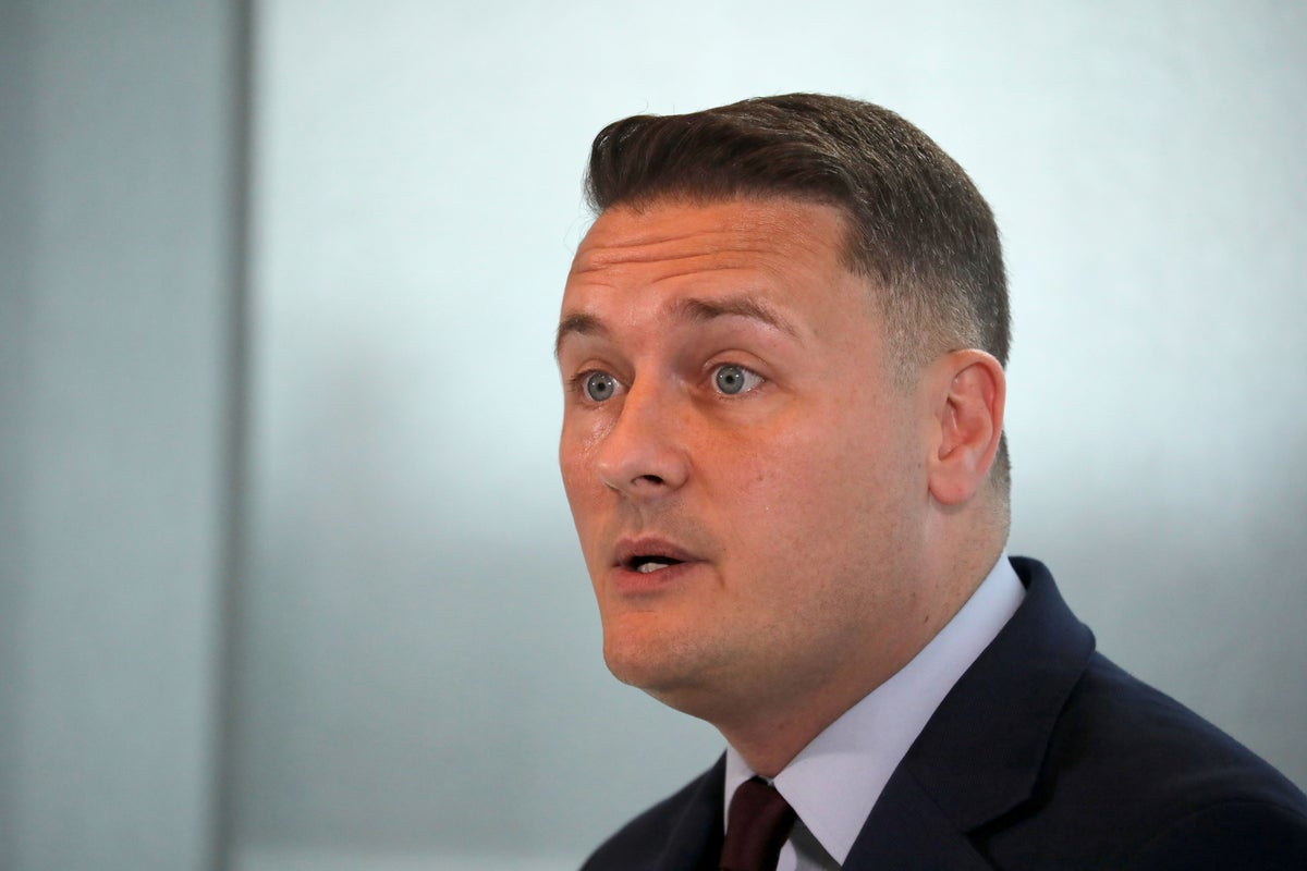 Streeting warns Starmer he could trigger leadership contest next week