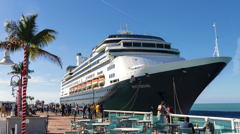 The 5 best cruise lines for singles, according to reviews