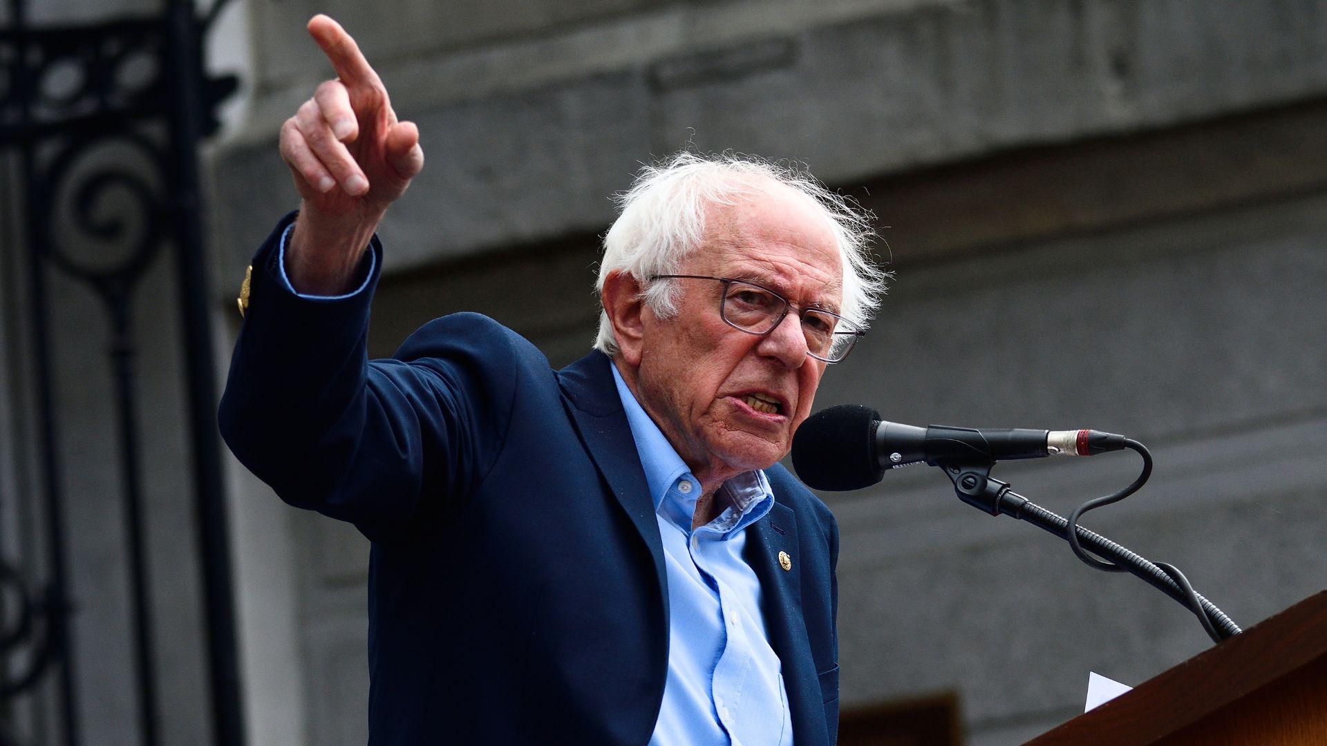 Sanders has a radical new proposal: Give Americans 50% ownership of AI ...