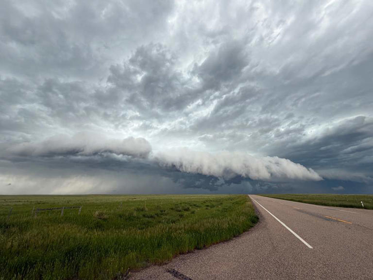 Tornado warning downgraded as thunderstorm sweeps over Medicine Hat ...