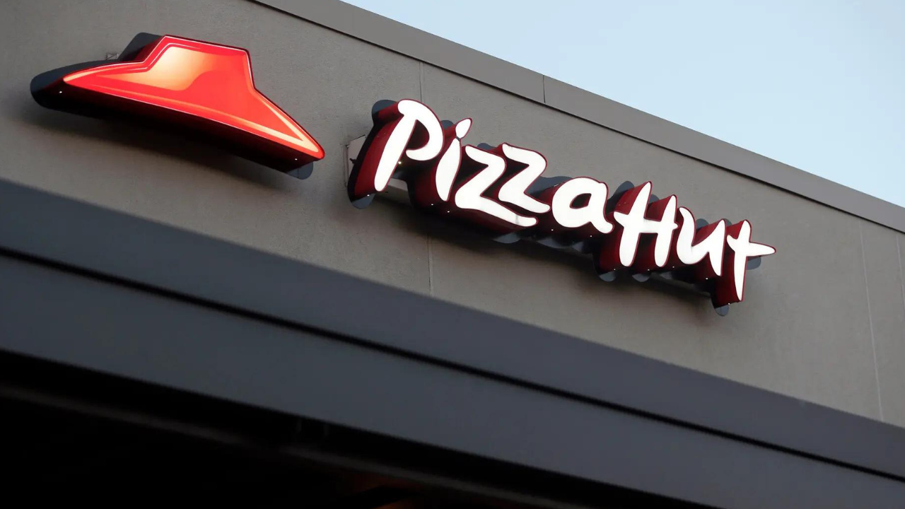 Yum Brands sells Pizza Hut in $2.7bn deal