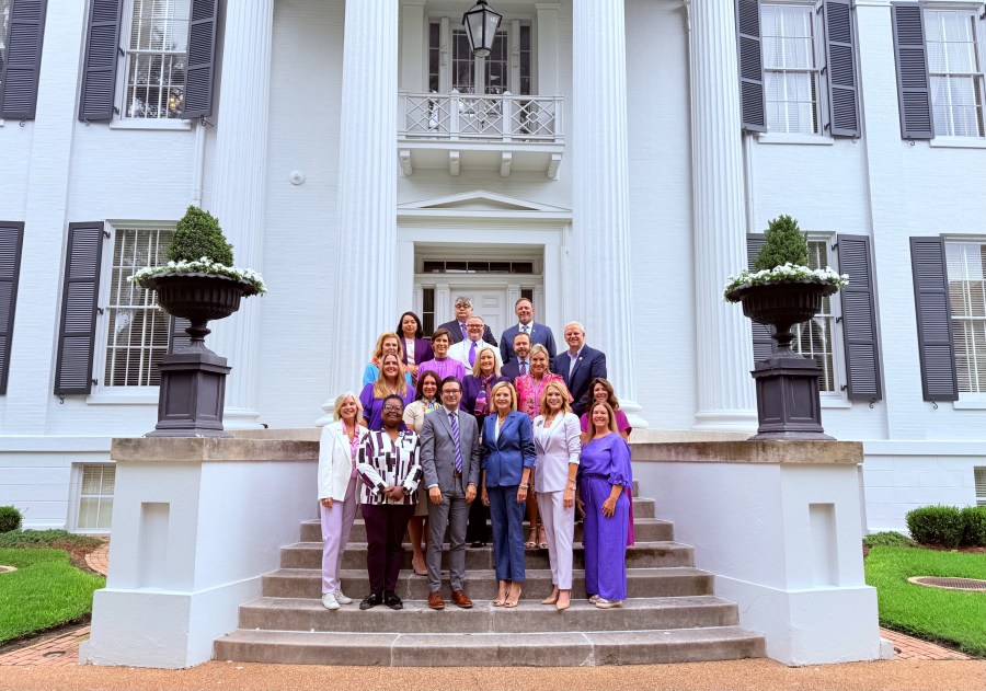 Mississippi governor proclaims June as Alzheimer’s Awareness Month