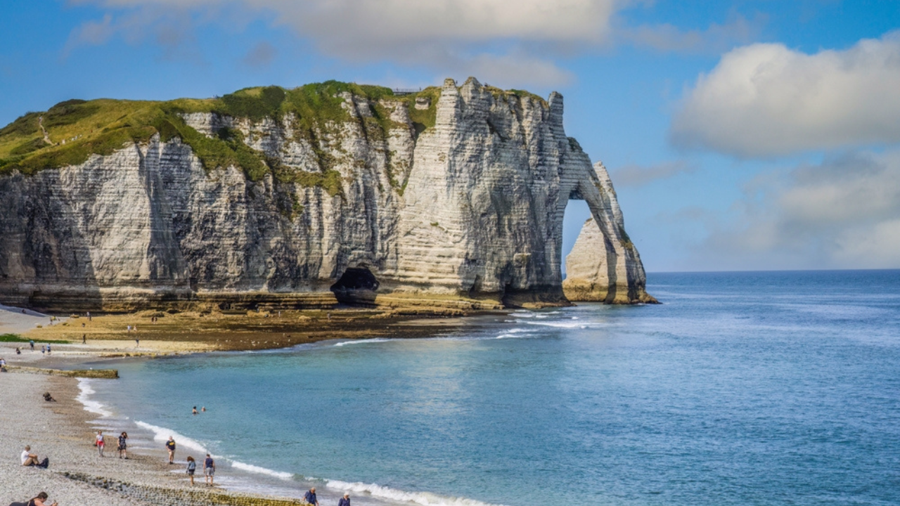 17 most beautiful coastal cliffs around the world with unforgettable views