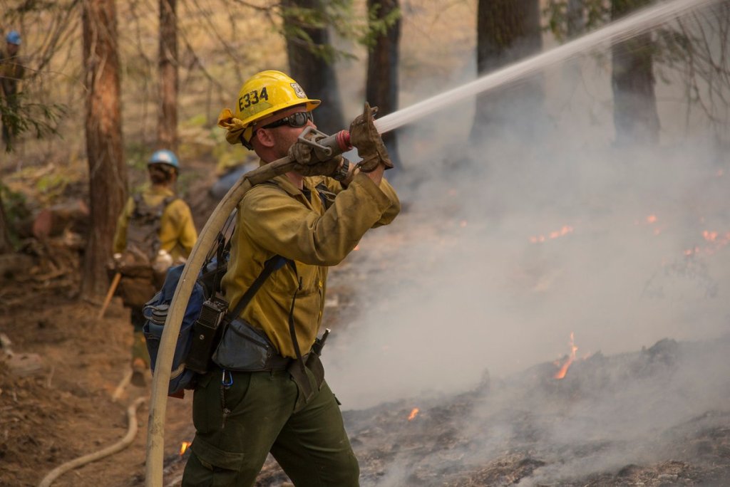 Crew continue to tackle wildfire at Camp Pendleton burning into ...