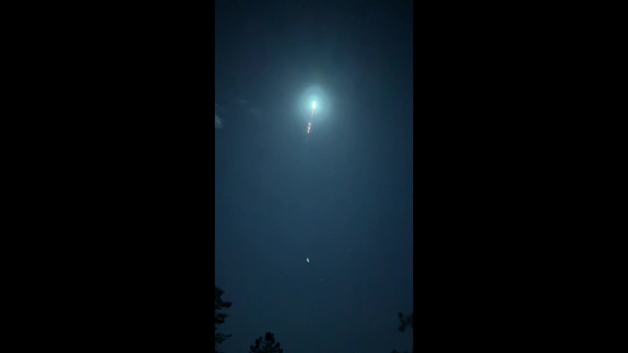Bright fireball streaks over Missouri night sky as friends watch in ...