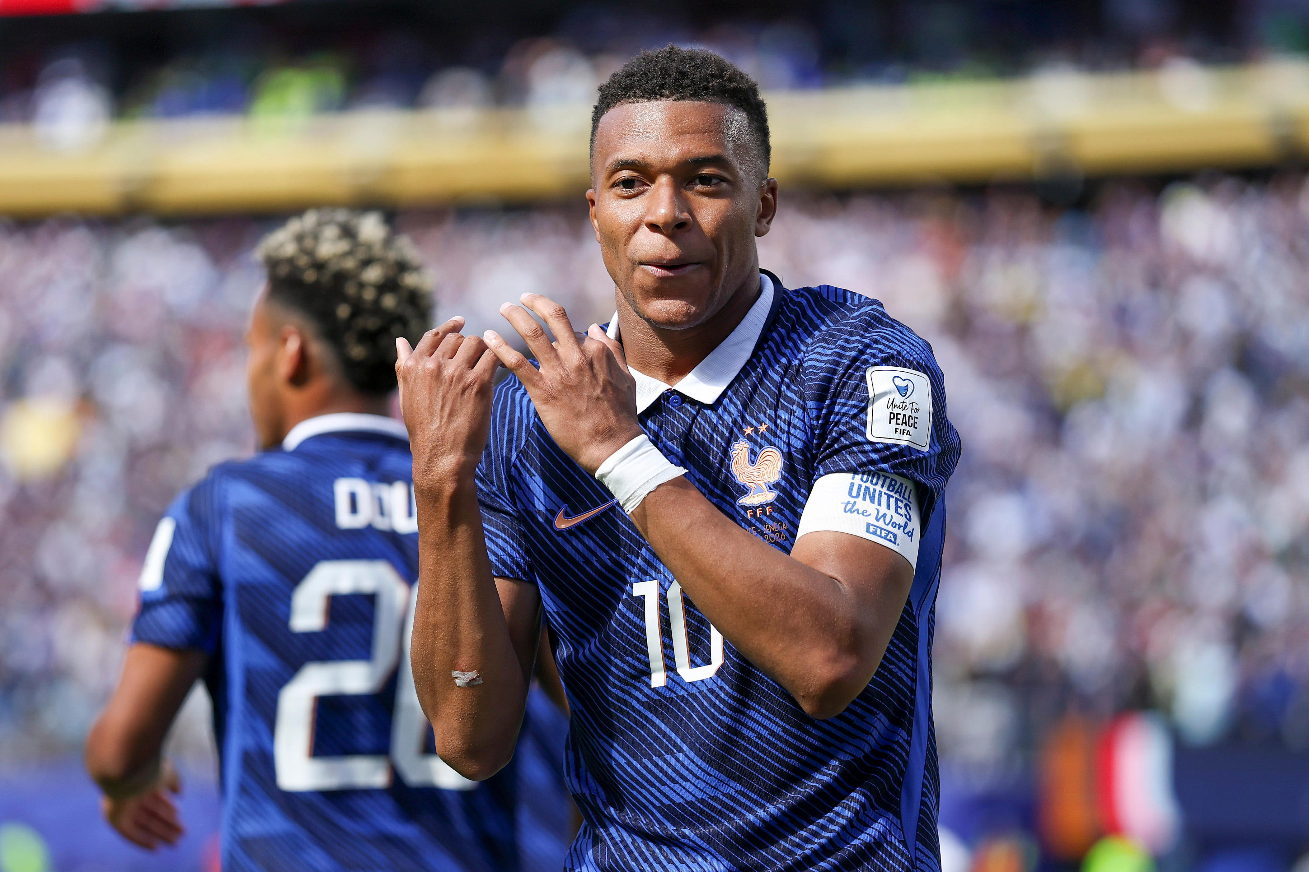 Kylian Mbappé's goal celebration in World Cup game vs. Senegal? Playing ...