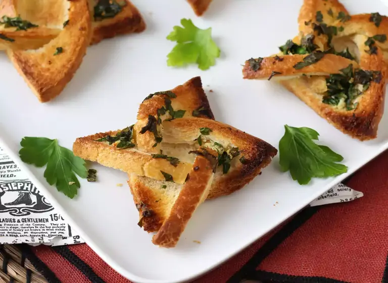 Knoflookbrood ster stijl met sandwich brood
