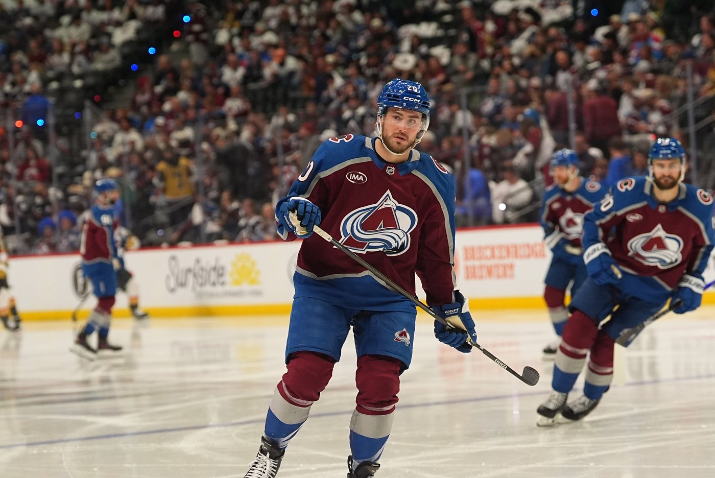 Les Predators acquièrent l'attaquant Ross Colton de l'Avalanche