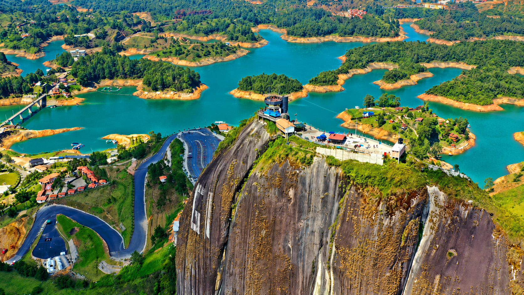 Colombia’s giant rock with 740 steps rising above Guatapé
