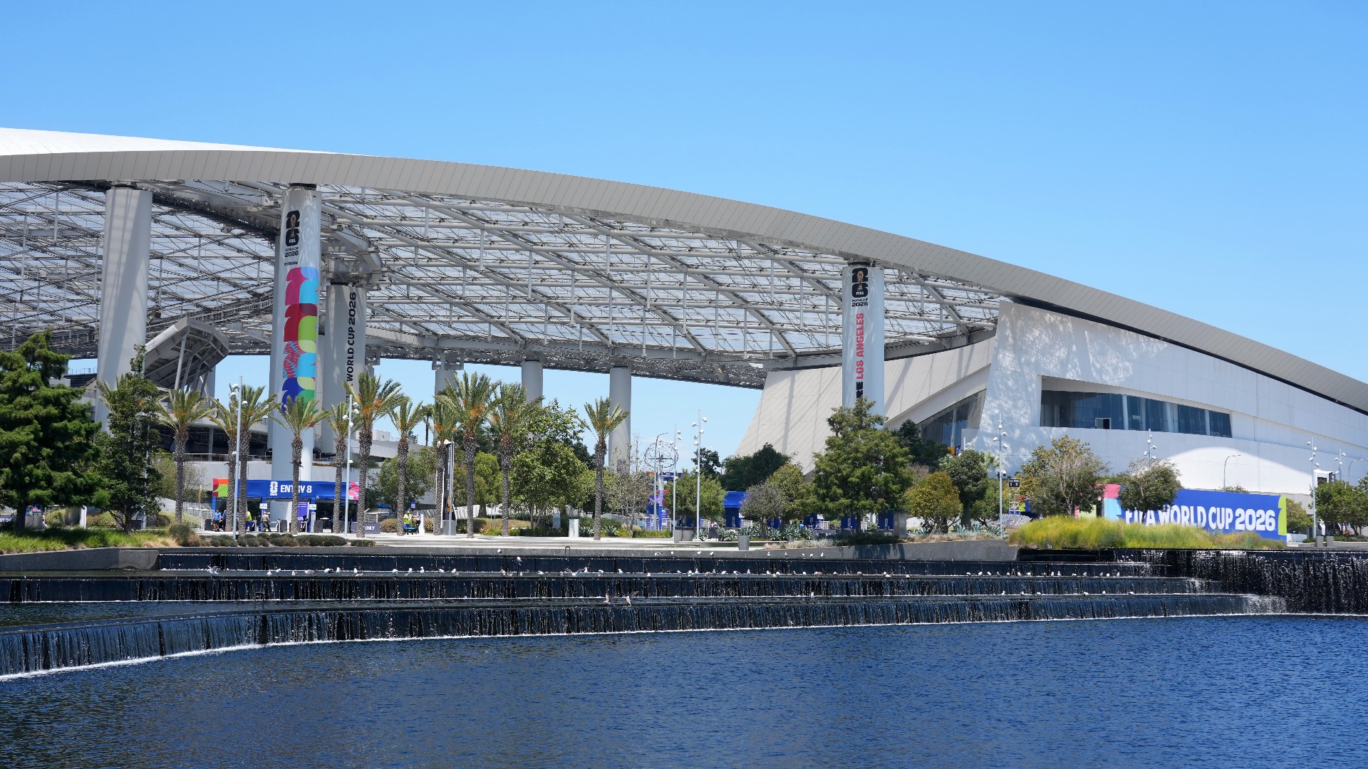 Behind the scenes: LA stadium prepares for soccer showdown