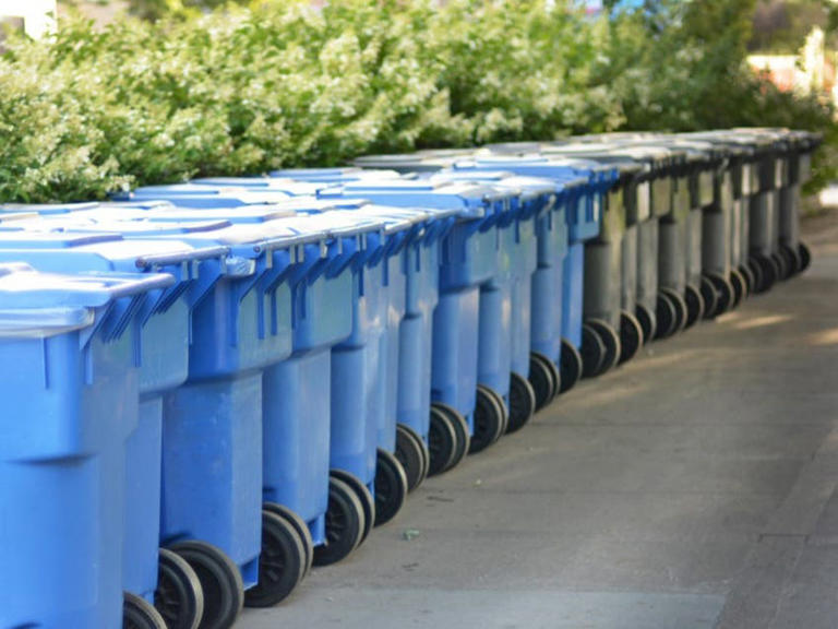 Swampscott rolls out automated trash, recycling cart switch