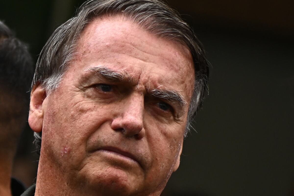 Arma de Bolsonaro é encontrada com militar do Exército em blitz