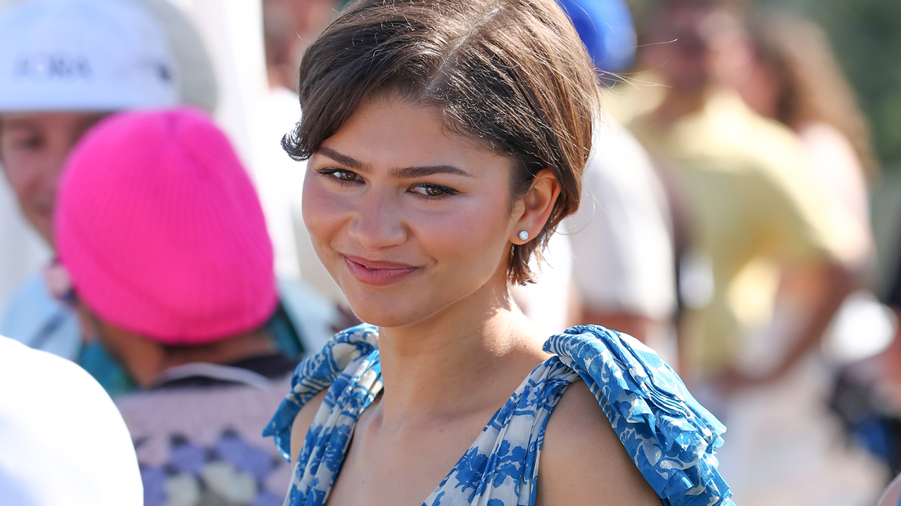 Euro summer styling 101: Save Zendaya's vacation dress a spot in your ...