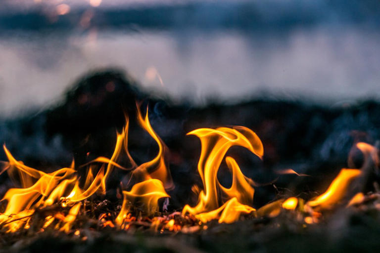 Fire start: Working grass fire in Salt Lake City contained