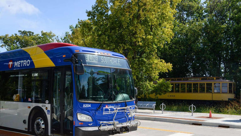 Metro Transit's new E-Line is a top 3 bus route after 6 months
