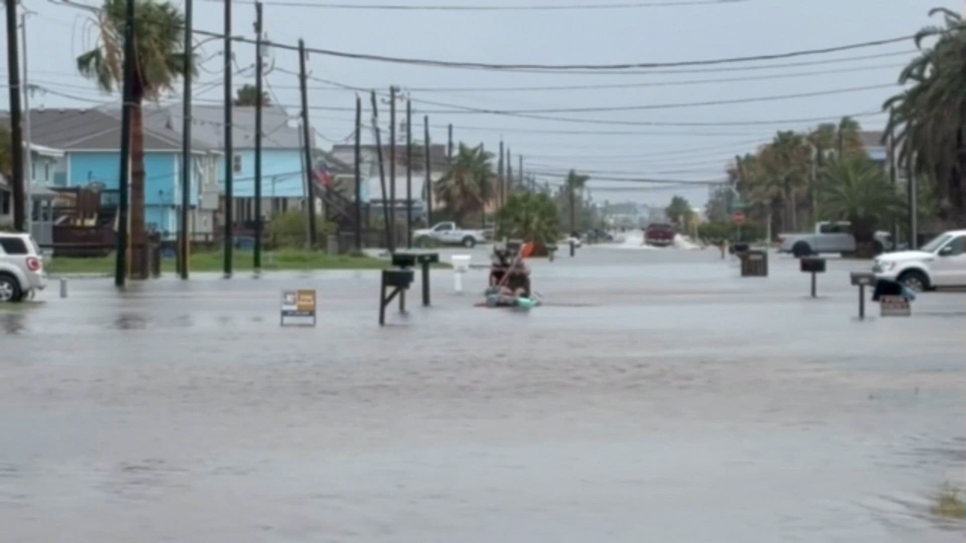 Flooded streets bring out Coastal Bend kayakers