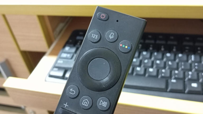 4 things you probably didn't know your Samsung TV remote can do